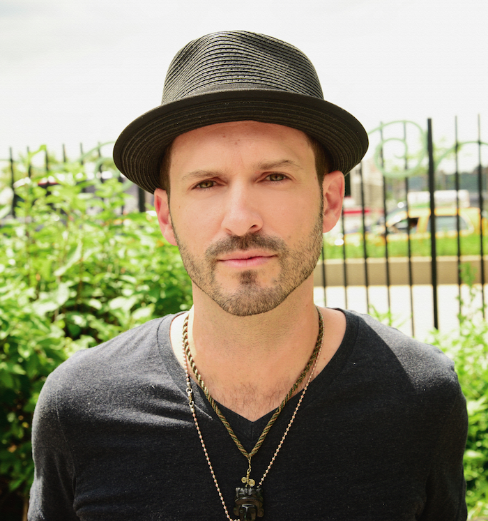 Tony Lucca wsg Tom Mackell – Crib Concerts